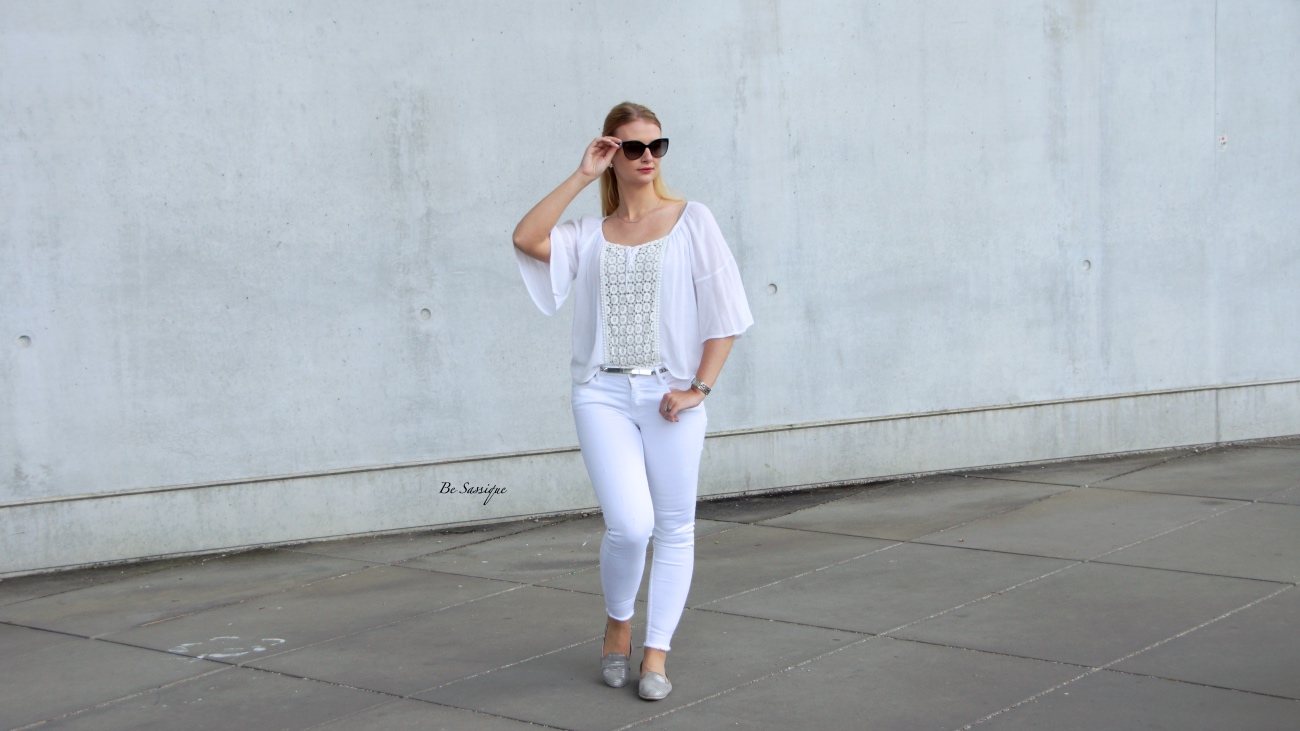 How to wear an All-White Look - Be Sassique
